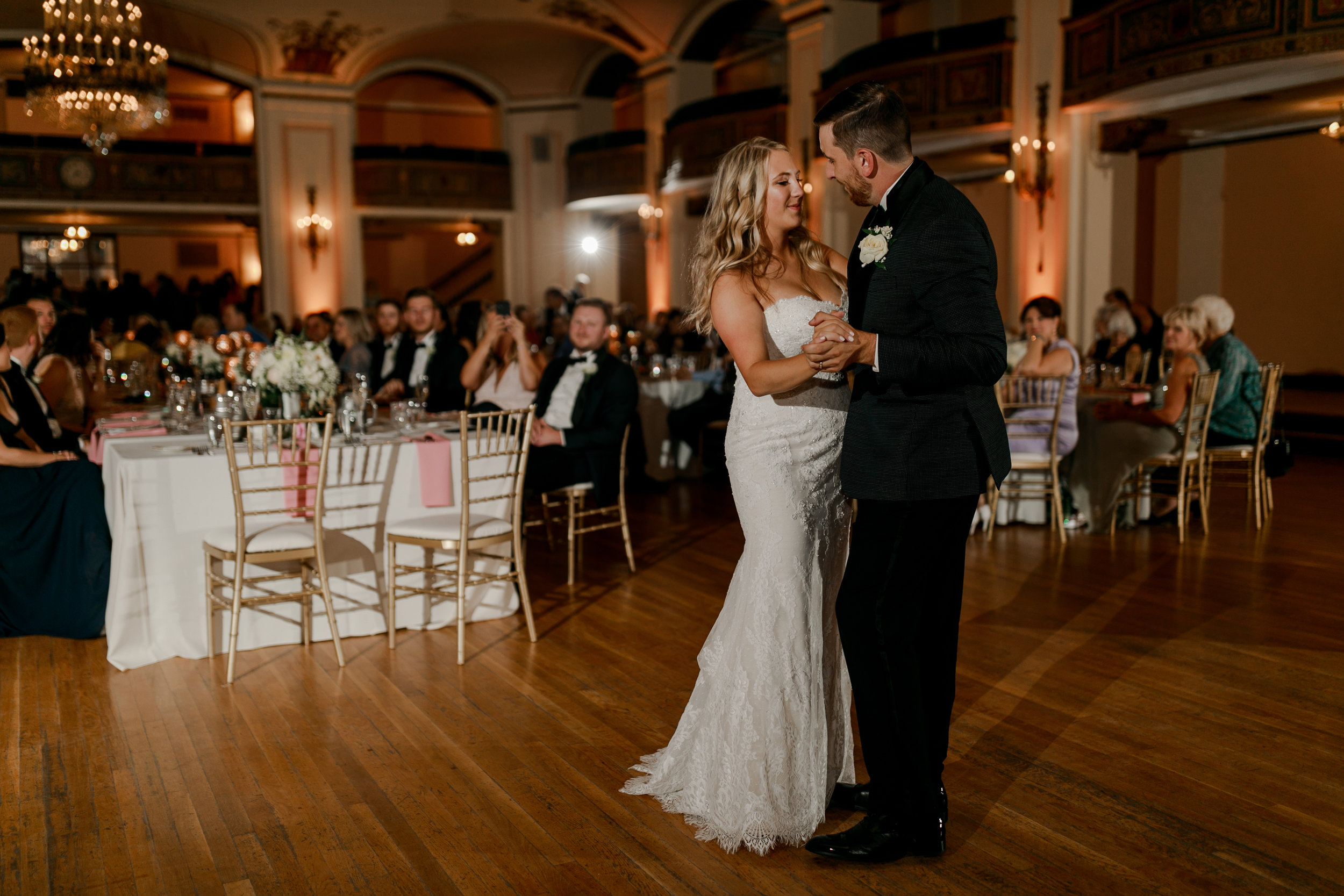 JEFF + CHRISTINA | JAM HANDY DETROIT WEDDING - amber-marie-photography.com