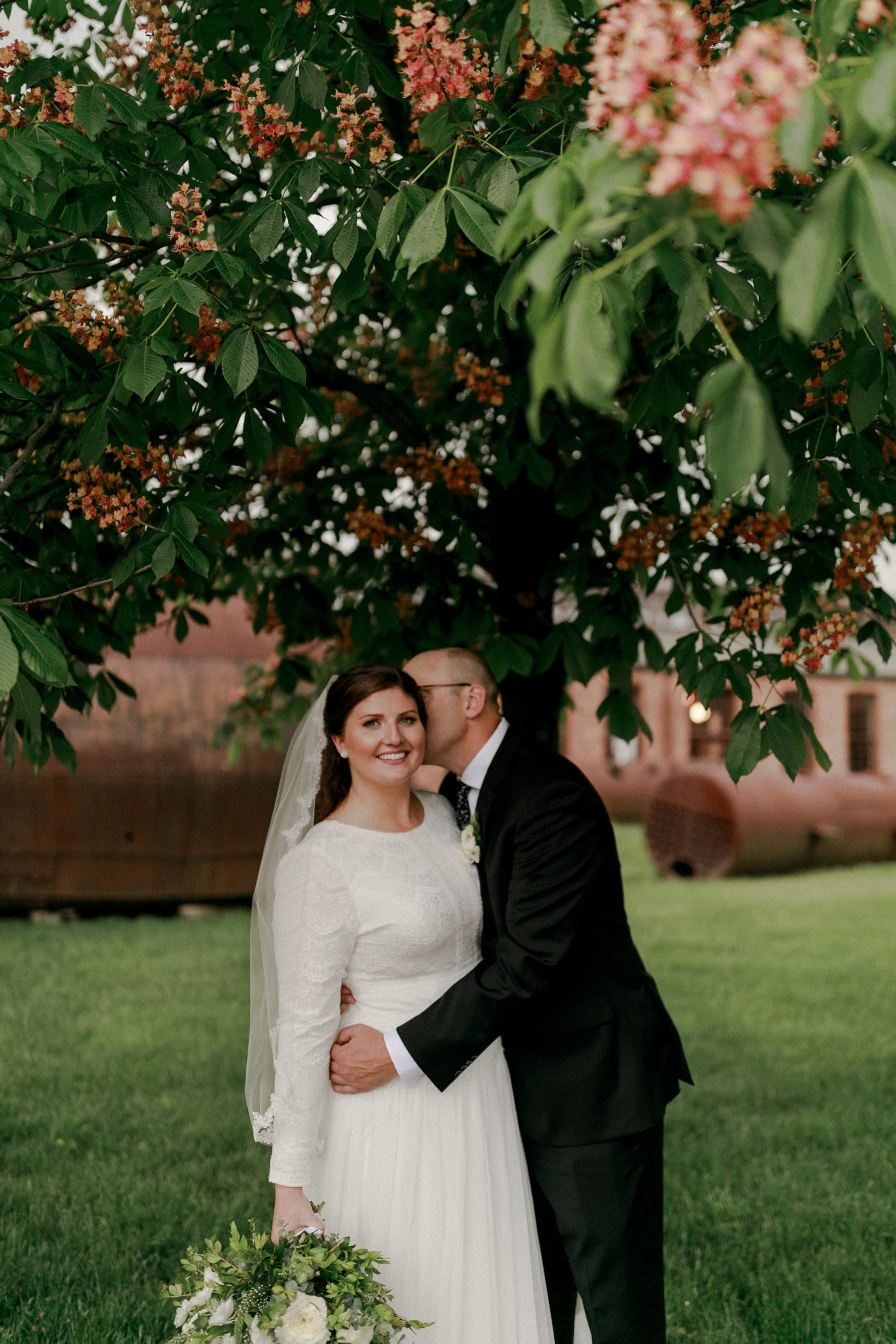 MARIA + NEIL, backyard grosse pointe wedding - amber-marie-photography.com